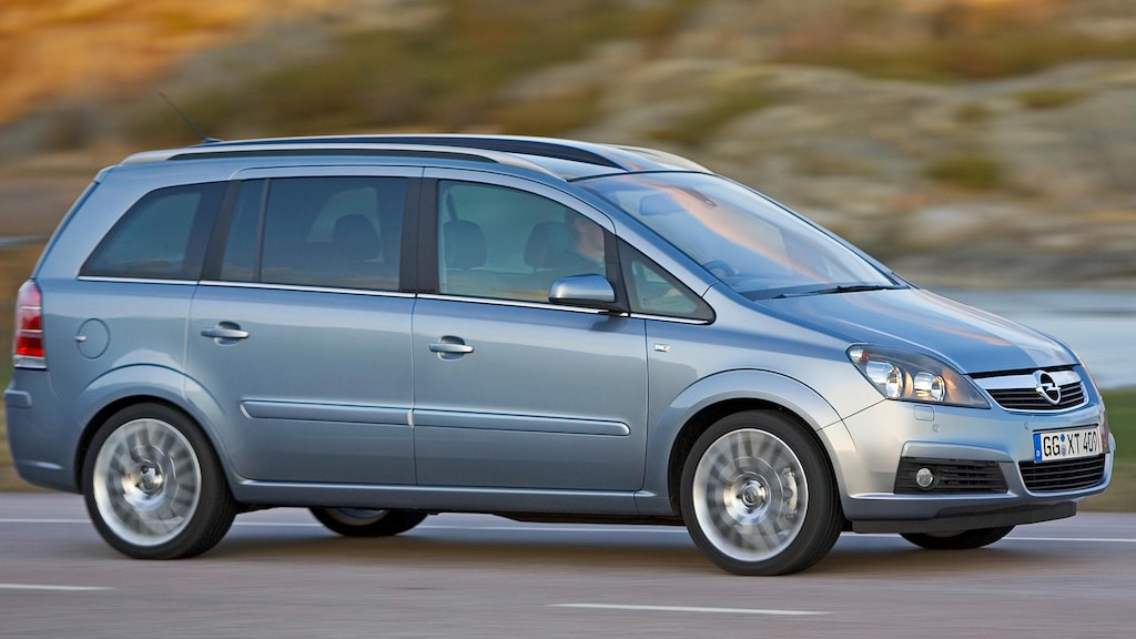 Opel Zafira și-a sărbătorit premiera mondială în urmă cu 25 de ani