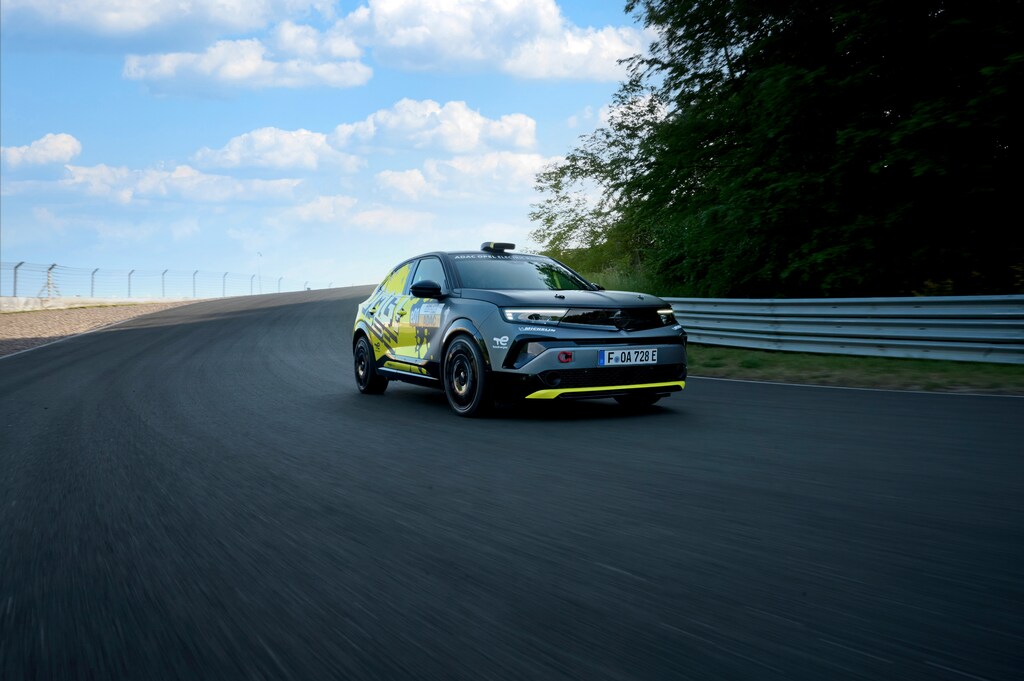 De la raliuri pe șosea: Noul Opel Mokka GSE